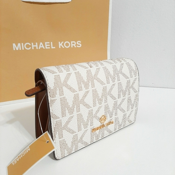 Inspiring Michael Kors Vanilla Wallet Pictures
